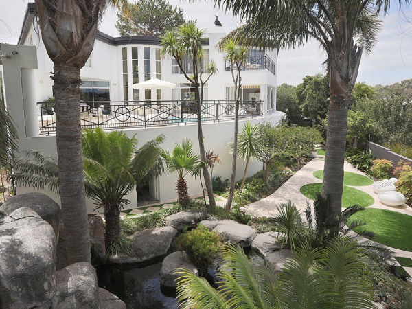 6 Bedroom House For Sale in Hermanus Heights | Seeff Blog